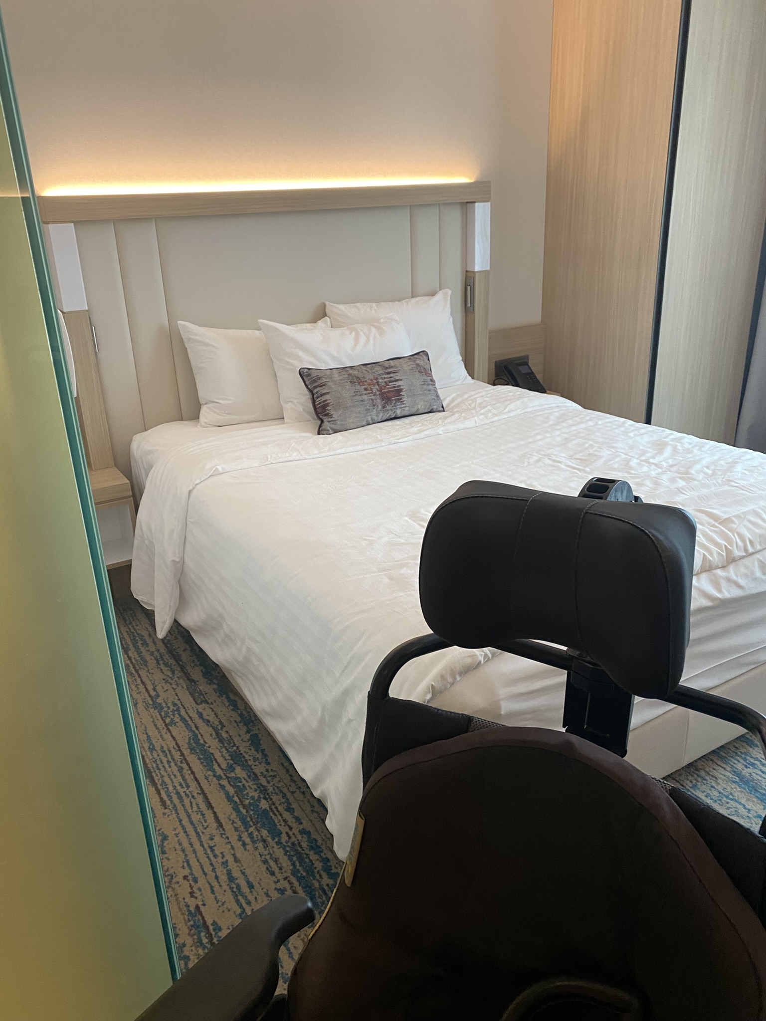 Day 1.5 (Chisinau) - Courtyard by Marriott Hotel - The Wheelchair Traveller